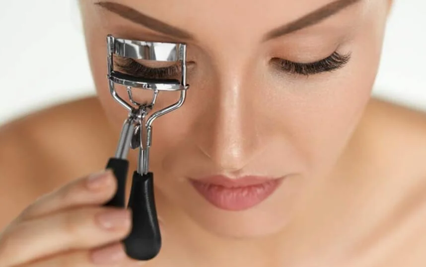 Curled Lashes: The Key To Perfectly Framed Eyes